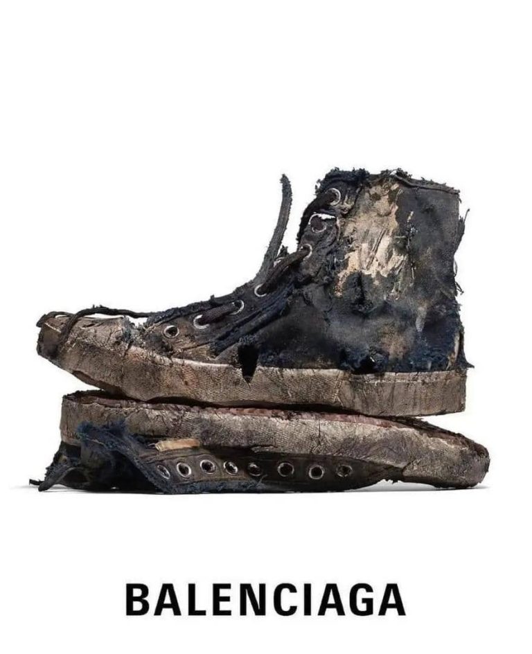Mira la nueva colección de Balenciaga inspirada en zapatos rotos y sucios